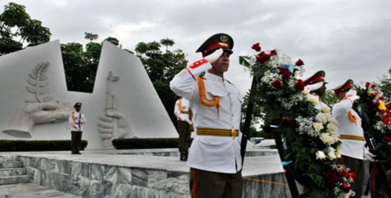 Recuerdan en Cuba inauguración de mausoleo a soldados soviéticos ...