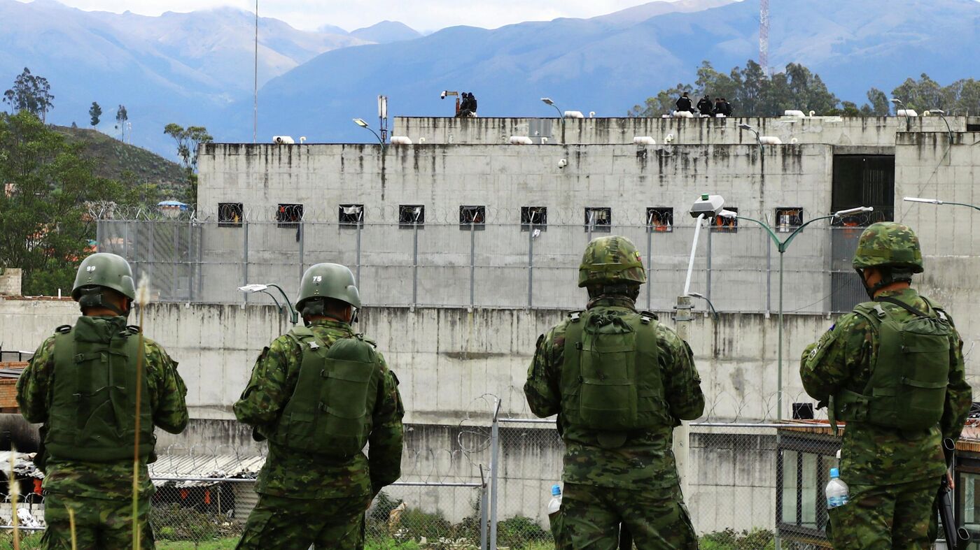 Cárceles continúan bajo control de prisioneros en Ecuador - Prensa Latina