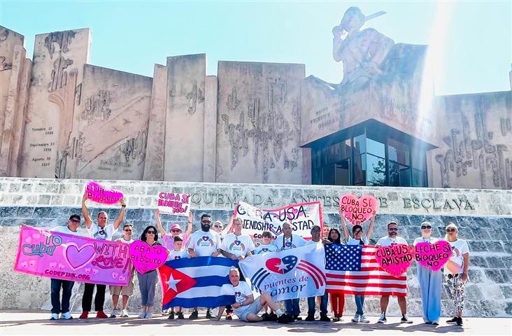 Cubainformacion - Artículo: Puentes de Amor y Code Pink entregan ...