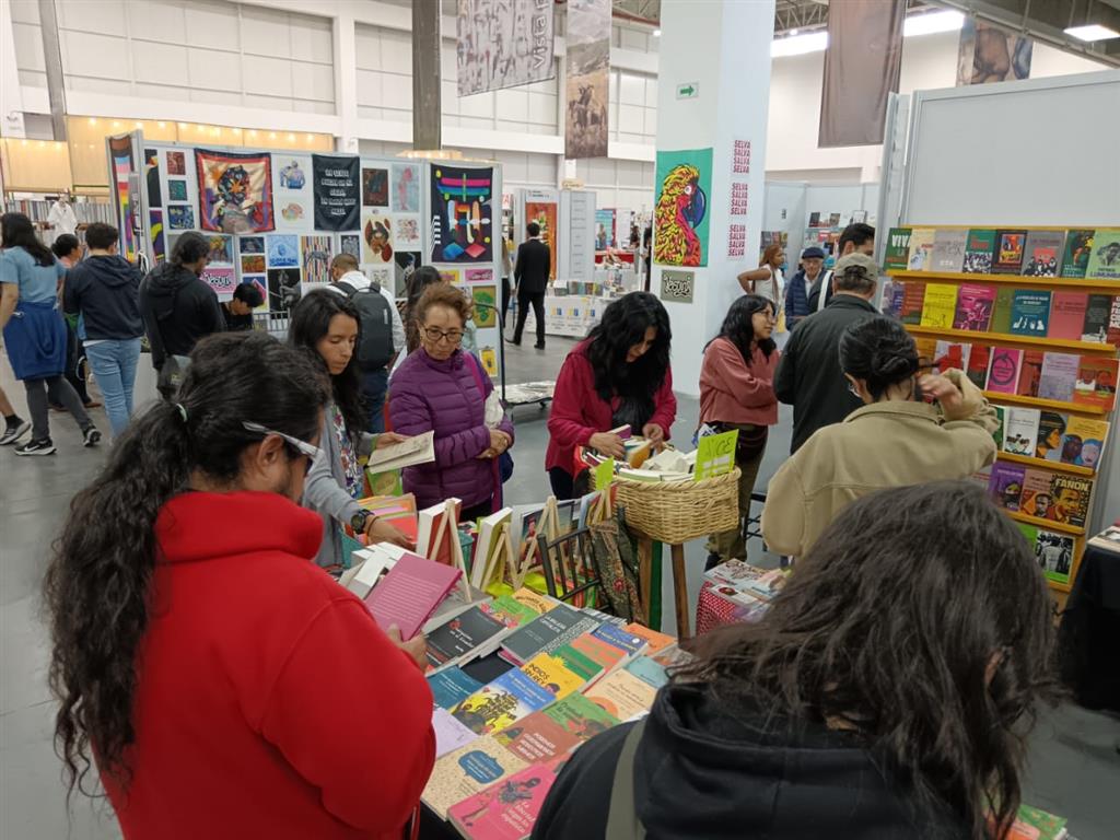 Más de 17 mil personas acudieron a Feria del Libro de Quito (+Fotos) - Noticias Prensa Latina
