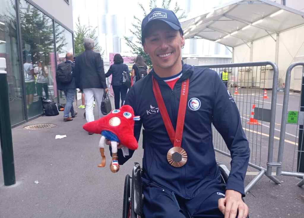 Saluda Chile segundo bronce de Alberto Abarza en Paralímpicos 2024 - Noticias Prensa Latina