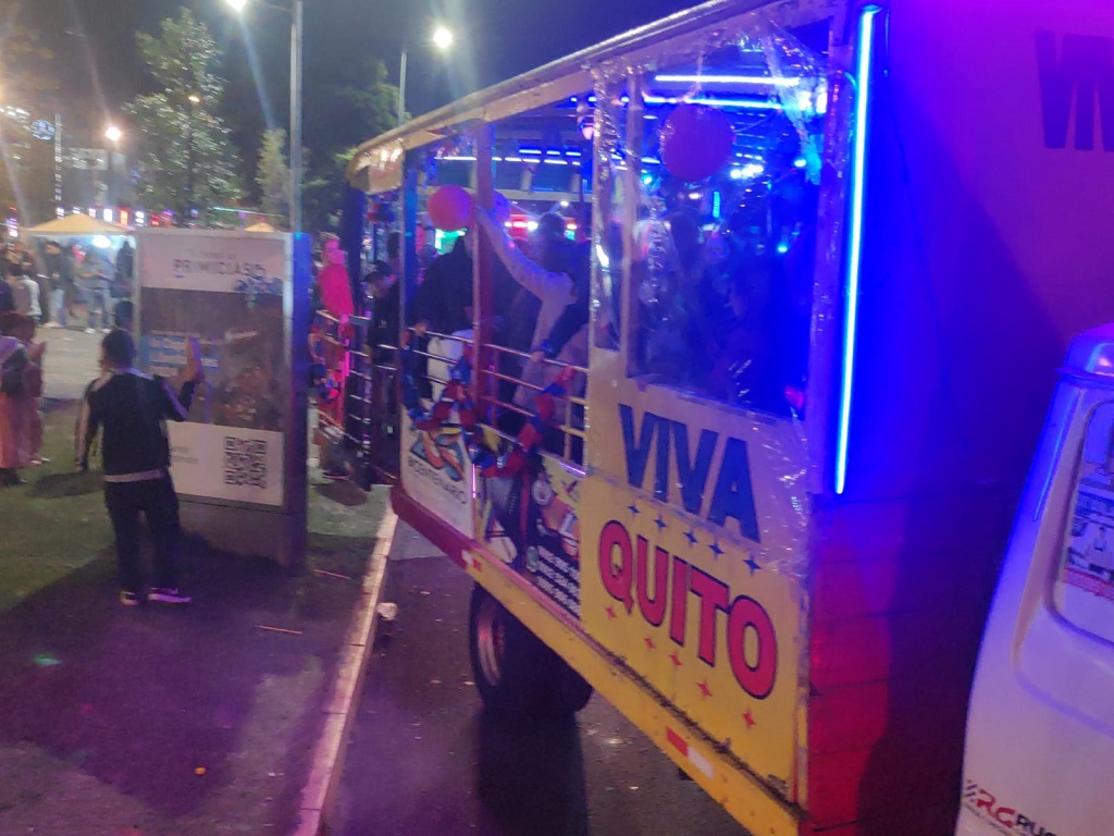 “Chivas” se mueven por la capital de Ecuador (+Fotos) - Noticias Prensa ...