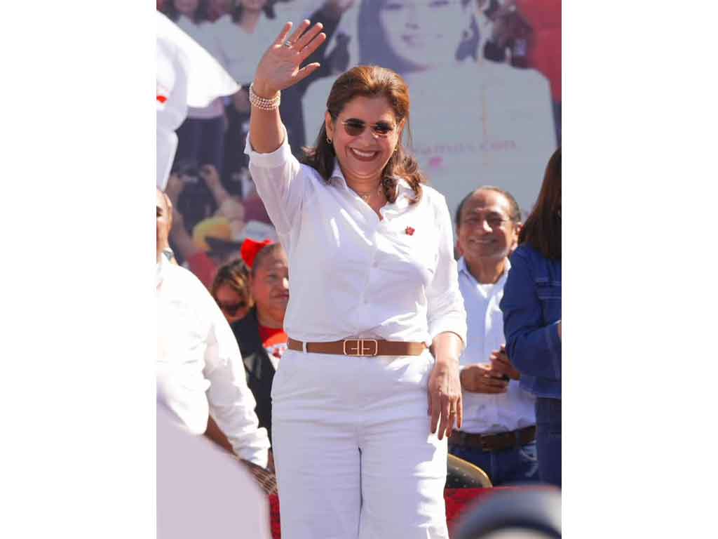 Rixi Moncada promete ampliar obra pública de presidenta de Honduras ...