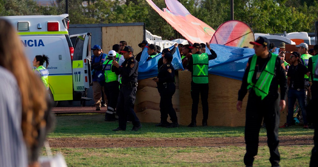Reportan dos muertos tras colapso de estructura en capital de México - Noticias Prensa Latina
