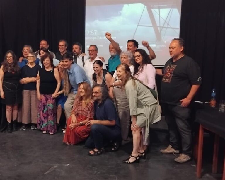 Intelectuales, artistas argentinos exaltan legado de Fidel Castro ...