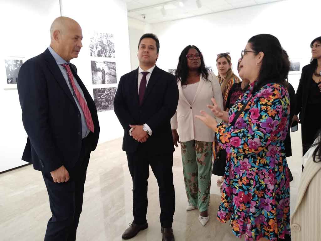 Amplio interés en Italia por muestra sobre líder cubano Fidel Castro ...